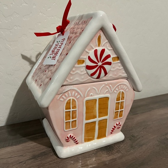 Peppermint Square | Holiday | New Peppermint Square Pink Gingerbread ...